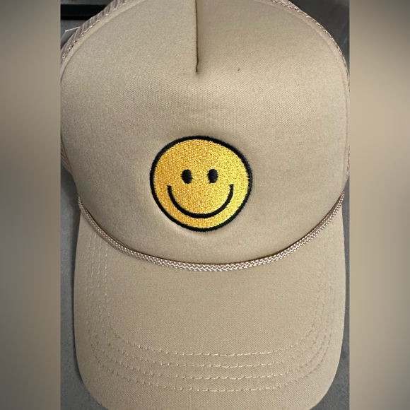 David and Young | Accessories | Nwt David And Young Womens Tan Smiley ...